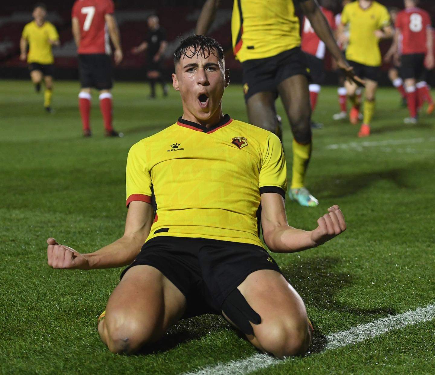 Eagles Welcome Mullins Loan